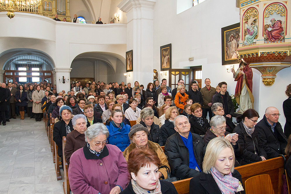 Uskrsno slavlje u sisačkoj katedrali - Sisak.info portal